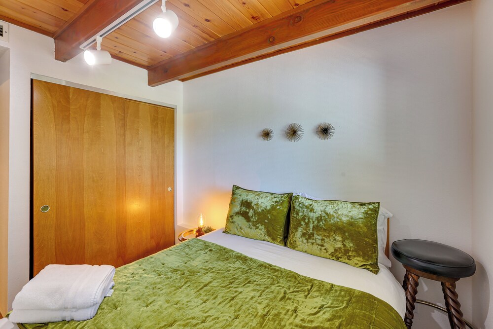 Rimforest Retreat w/ Fireplace & Mountain Views! - San Bernardino ...