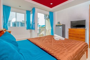 Quarto casal superior | Frigobar, cofres nos quartos, escrivaninha, quartos à prova de som