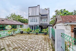 Fachada da propriedade