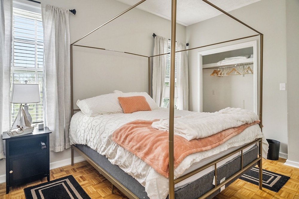 Canandaigua Luxury | Walk To Wedding Venues | Flx - Canandaigua, NY