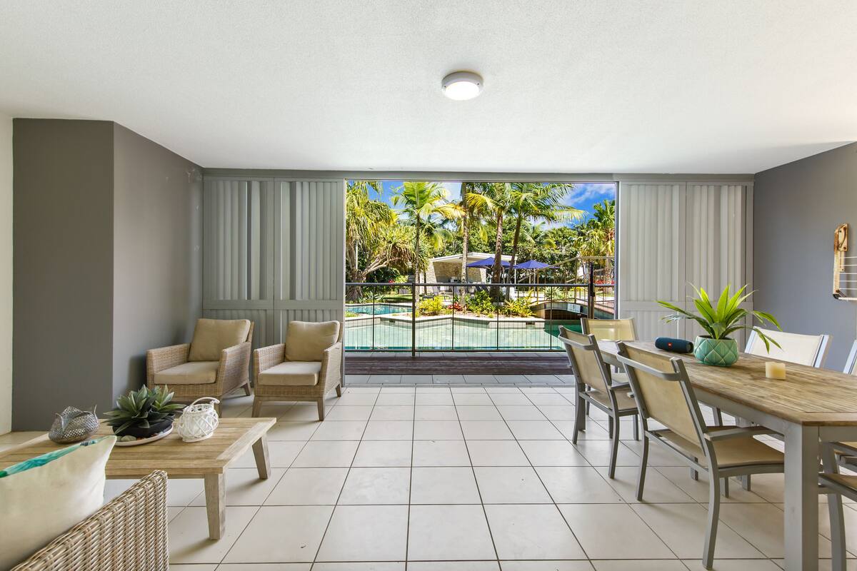 Apartamento Familiar, 3 quartos, acesso à piscina, vista para a piscina | Sala de estar