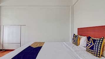 Quarto Duplo Económico | Wi-fi grátis, roupa de cama fornecida