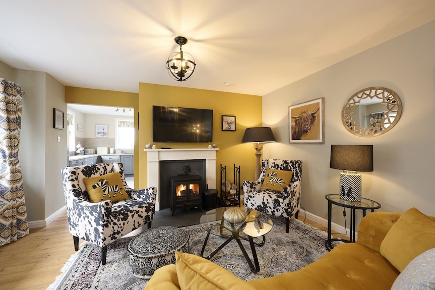 Luxury Highland Getaway With Hot Tub By Loch Ness On The Great Glen Way - Glen View - Loch Ness