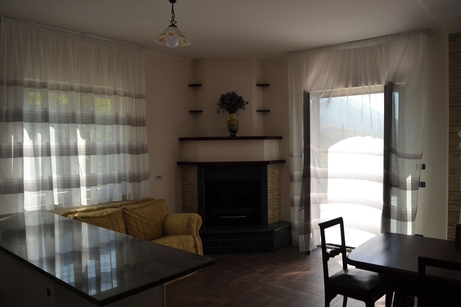 20 Min From Pompeii And 35 Min From Amalfi, Structure Surrounded By Greenery - Positano