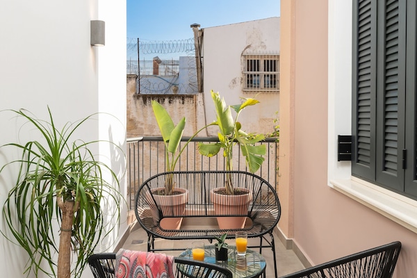 Quarto luxo, 1 quarto, banheira de imersão, vista para a cidade | 1 quarto, roupas de cama premium, frigobar (abastecido com itens grátis)