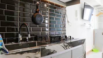 Estúdio | Cozinha privada | Um frigorífico/congelador grande, uma placa de cozinha