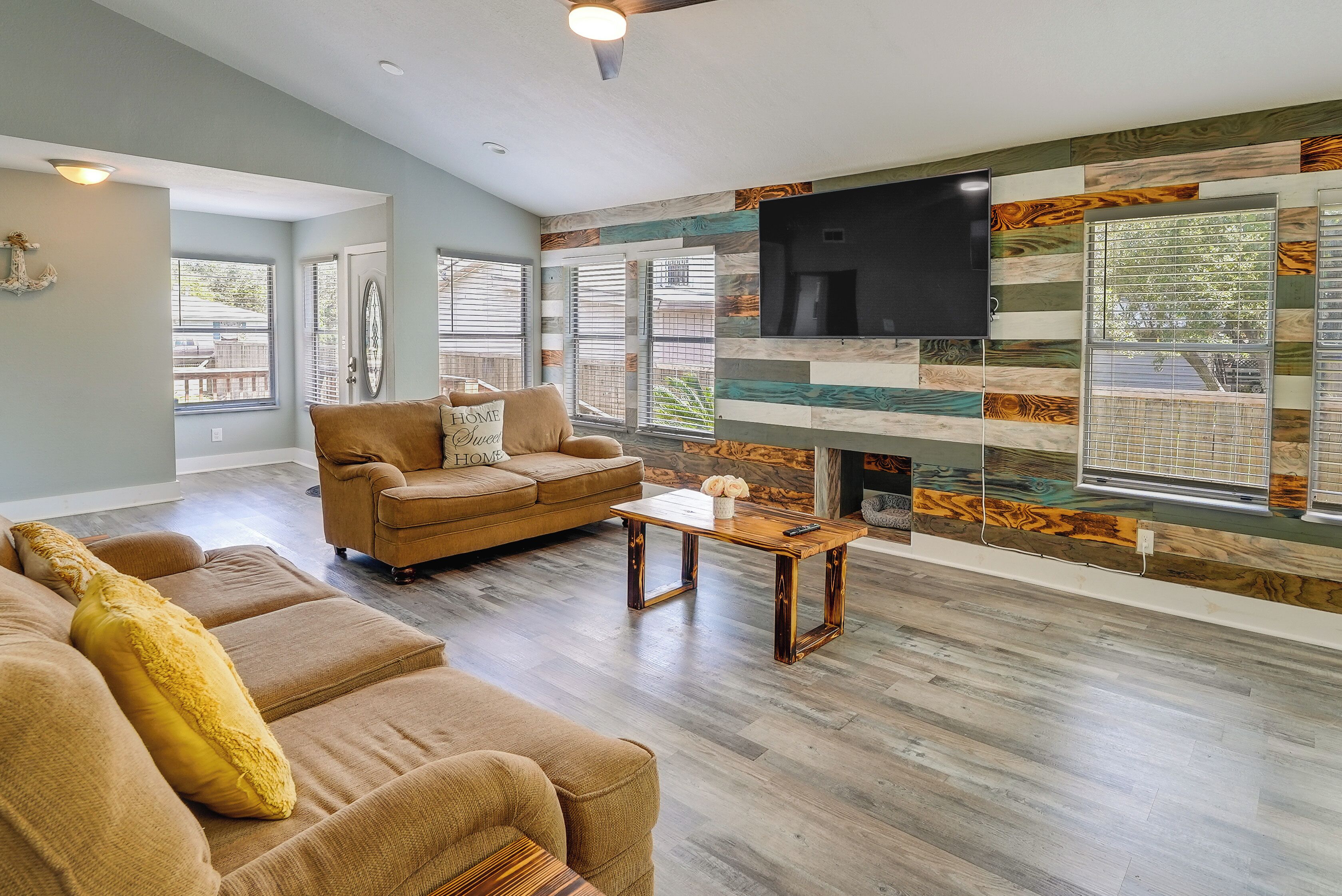 Hot Tub & Fire Pit: Rockport Vacation Rental! - Bayside, TX