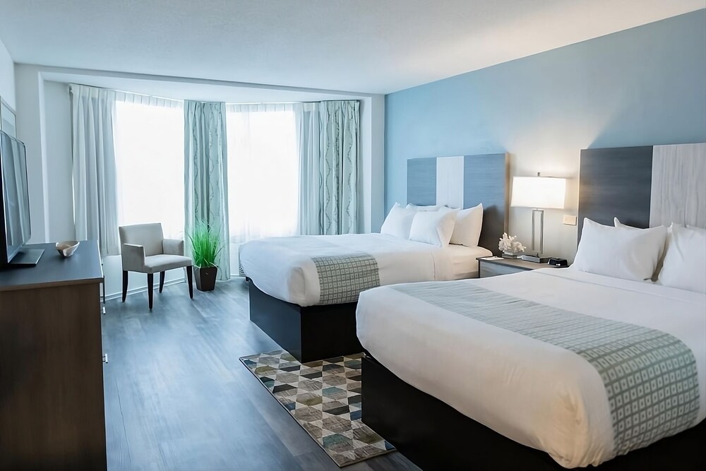 Enjoy Comfort and Convenience on your Vacation! 4 Ocean View Units ...