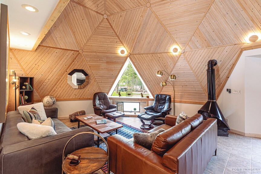 A Unique Lakefront Getaway On Lake Camelot Near Sand Valley Resort - Wisconsin