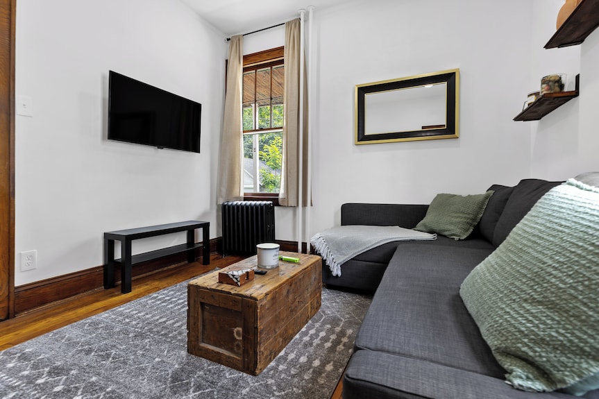 Newly Renovated Gem In Melrose - Pet Friendly - Bethlehem, NY