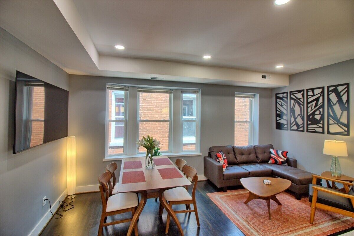Chic 2br Gem | Tg Park | Patio+yard+w/d+workspace - Kirkwood, MO