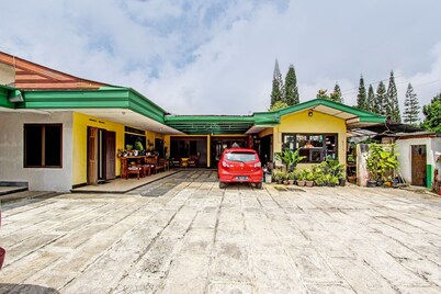 OYO 92534 Fajar Indah Guest House