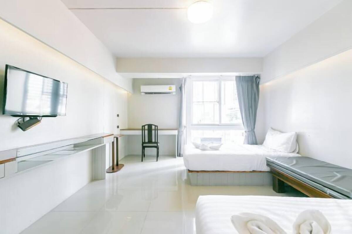 Secretária, Wi-fi grátis, roupa de cama fornecida