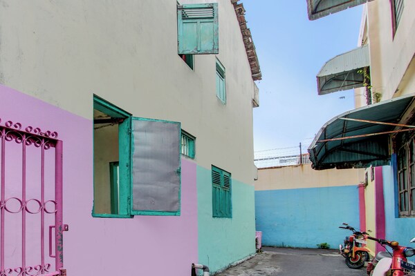 Hotel O Karomah Kostel Syariah - Semarang