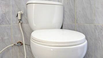 Um polibã, toalhas fornecidas, sabão