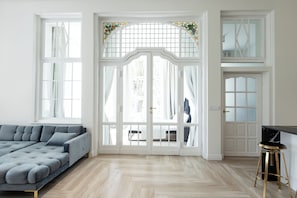 Apartamento Deluxe | Roupa de alta qualidade, cortinas/cortinados opacos 