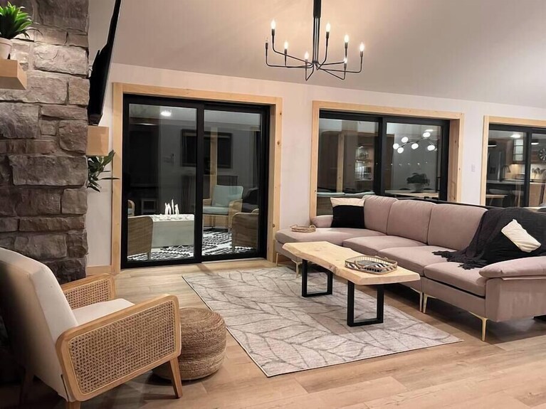 Kings Woods Lodge - Nature Resort + Weddings & Event Space - Ontario