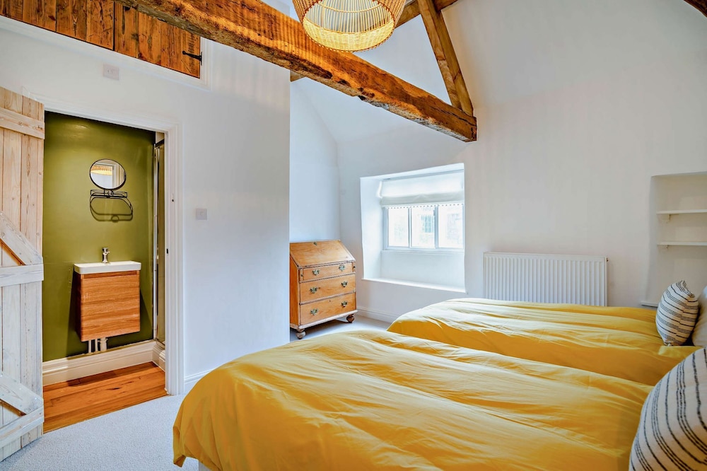 Charming Dog Friendly Cottage In The Cotswolds - The Old House - Tetbury