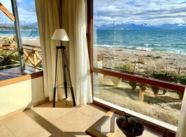 Apartamento | Área de estar | Smart TV 32 polegadas com canais digitais, Netflix, pisos aquecidos