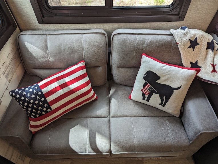 Disney Or Beach Ready! 2022 Jayco Jay Feather 33' Bunkhouse - Delivery Only - Orlando