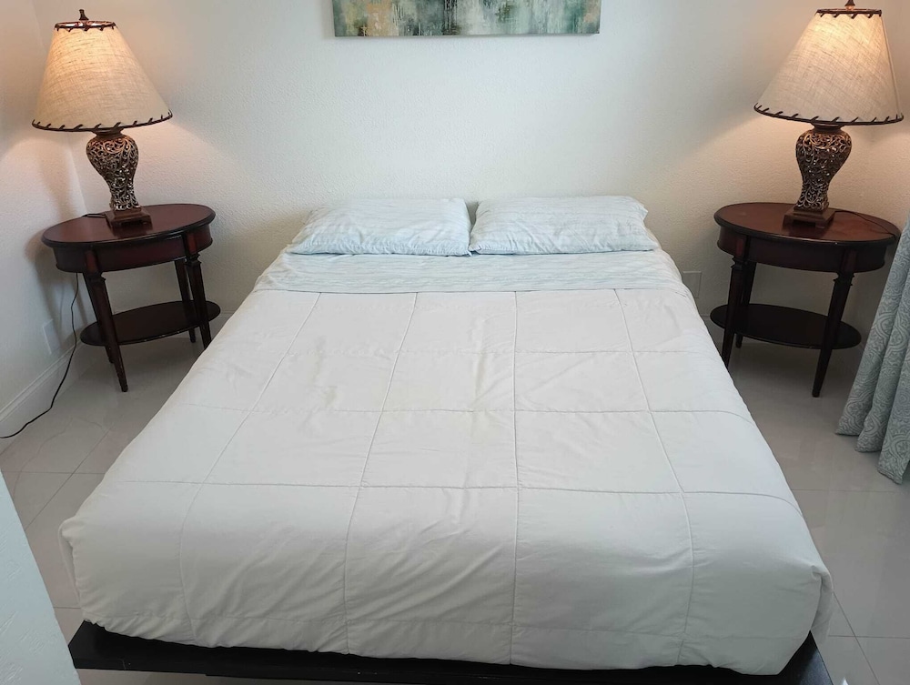 Private accommodation Located 10 minutes from downtown, 5 from airport ...