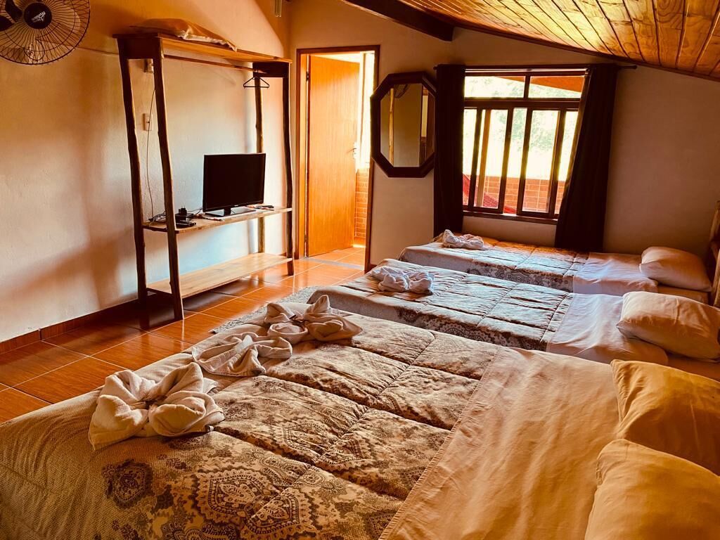 Quarto Familiar | Wi-fi grátis, roupa de cama fornecida 