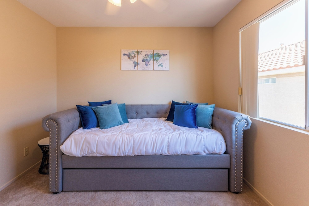 Beautiful Clean Summerlin Home Near Kellogg Zaher Sports Field - Las Vegas