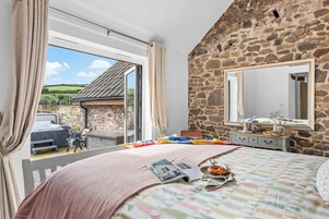 Casa de Campo | 2 quartos, com decoração personalizada, com mobília individualizada 