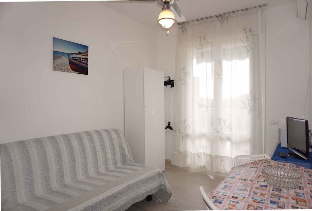Studio Mono Renoviert Mit Swimmingpool Und Meerblick - Caorle