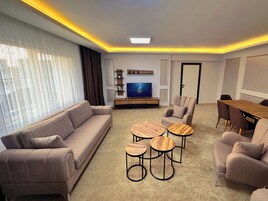 Apartamento Deluxe | Secretária, quartos insonorizados, ferro/tábua de engomar, Wi-fi grátis 