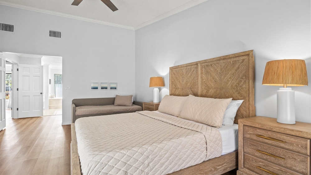 Charming House Near Ami: Comfort, Style, And Sun  Soaked Fun | Private | Pets Ok - Anna Maria Island, FL
