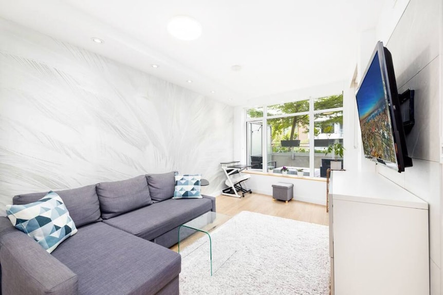 Stylish Condo In Olympic Village - British Columbia