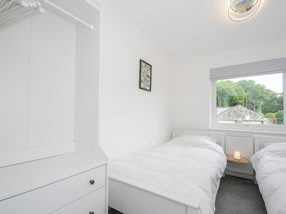 WHEAL CHARLOTTE COTTAGE, pet friendly, with a garden in Goldsithney ...