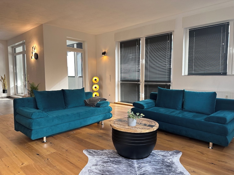 Kingsize Bed, Two Sofabed, Full Kitchen, Workspace 650mbit, Netflix, Centrum, - Euskirchen