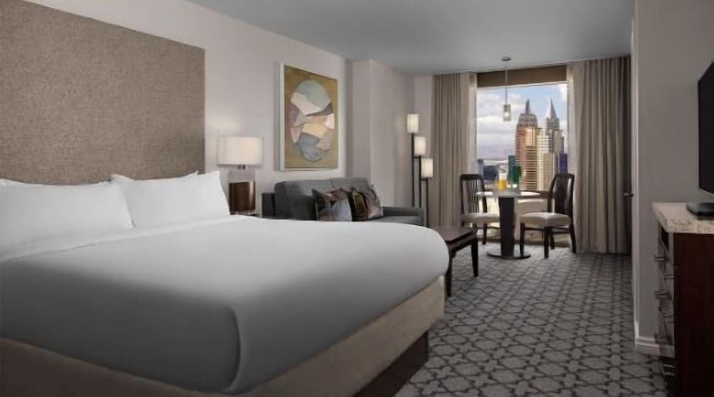 Dream Las Vegas Retreat Steps From The Strip! - Paradise, NV