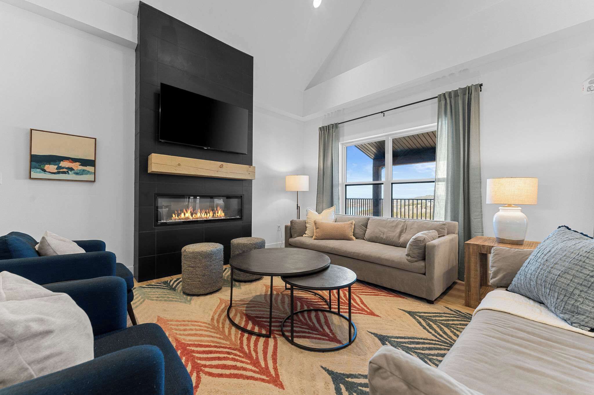 Poolside Palace On Table Rock - Mississippi