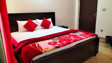 Quarto casal ou duplo luxo | Quartos à prova de som, ferros/tábuas de passar roupa, Wi-Fi de cortesia