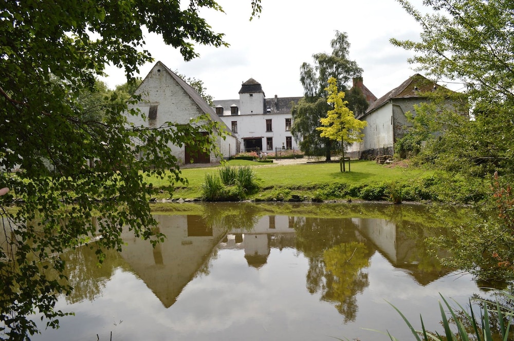 Le Domaine Du Château Blanc à 10 Minutes De Pairi Daiza - Hainaut
