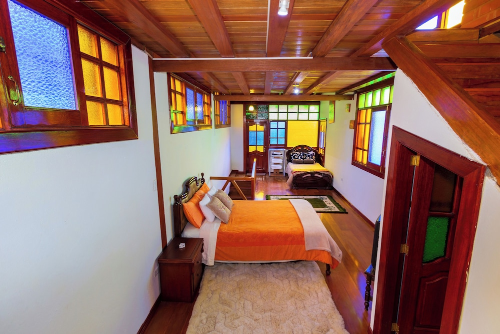 Villa De Lujo Rodeadeade De Volcanes Y Aguas Termales - Quito