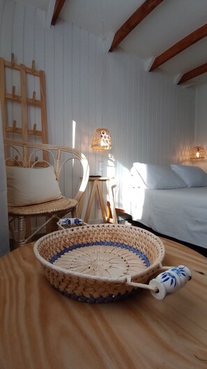 Quarto Básico | 1 quarto, com decoração personalizada, com mobília individualizada