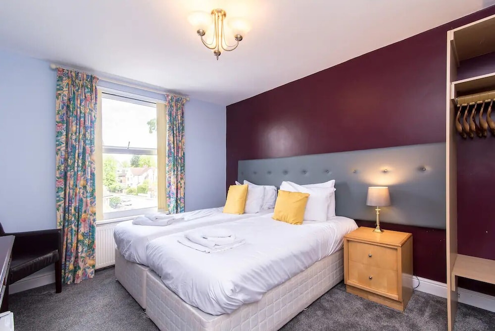 Station Road - Contemporary 1bedroom Flat With 2 Single Beds & Ensuite Bath - Nottingham