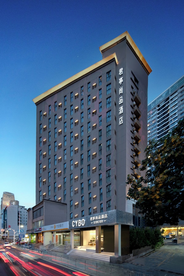 Cybo Station Ssaw Shangpin Hotel Luohu Shenzhen - Hong Kong
