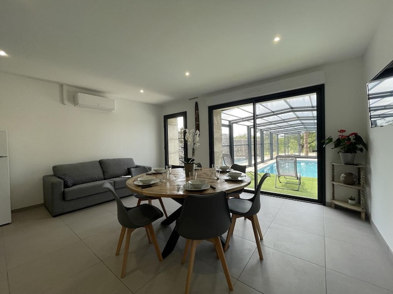 Gîte Avec Piscine Chauffée, Jardin Privé Et Climatisation - Allier