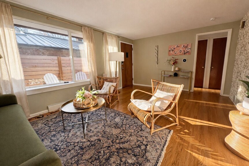 Fremont Artful Escape | Walkable Garden Apartment - Ballard - Seattle