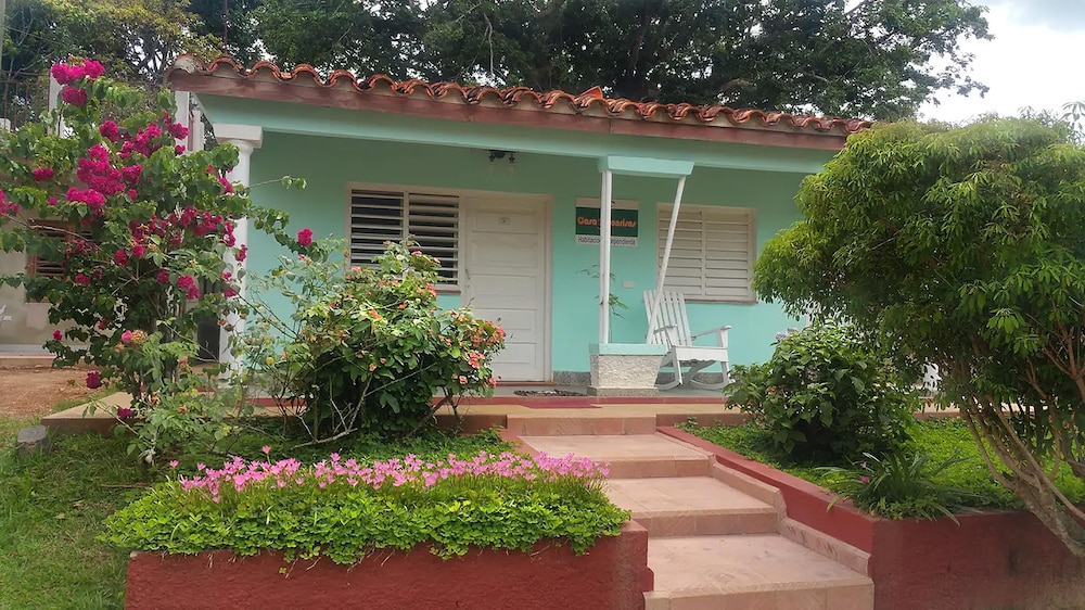 Casa 2 Sonrisas. 4 Pax. Viñales - Cuba