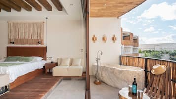 Suite-Estúdio Standard, 1 cama king-size, acesso à piscina | Edredões de penas, minibar, cofre no quarto, secretária