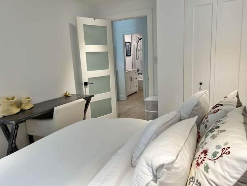 Elegant 3-bed, 3 Bath Private Leslieville Home - 多倫多