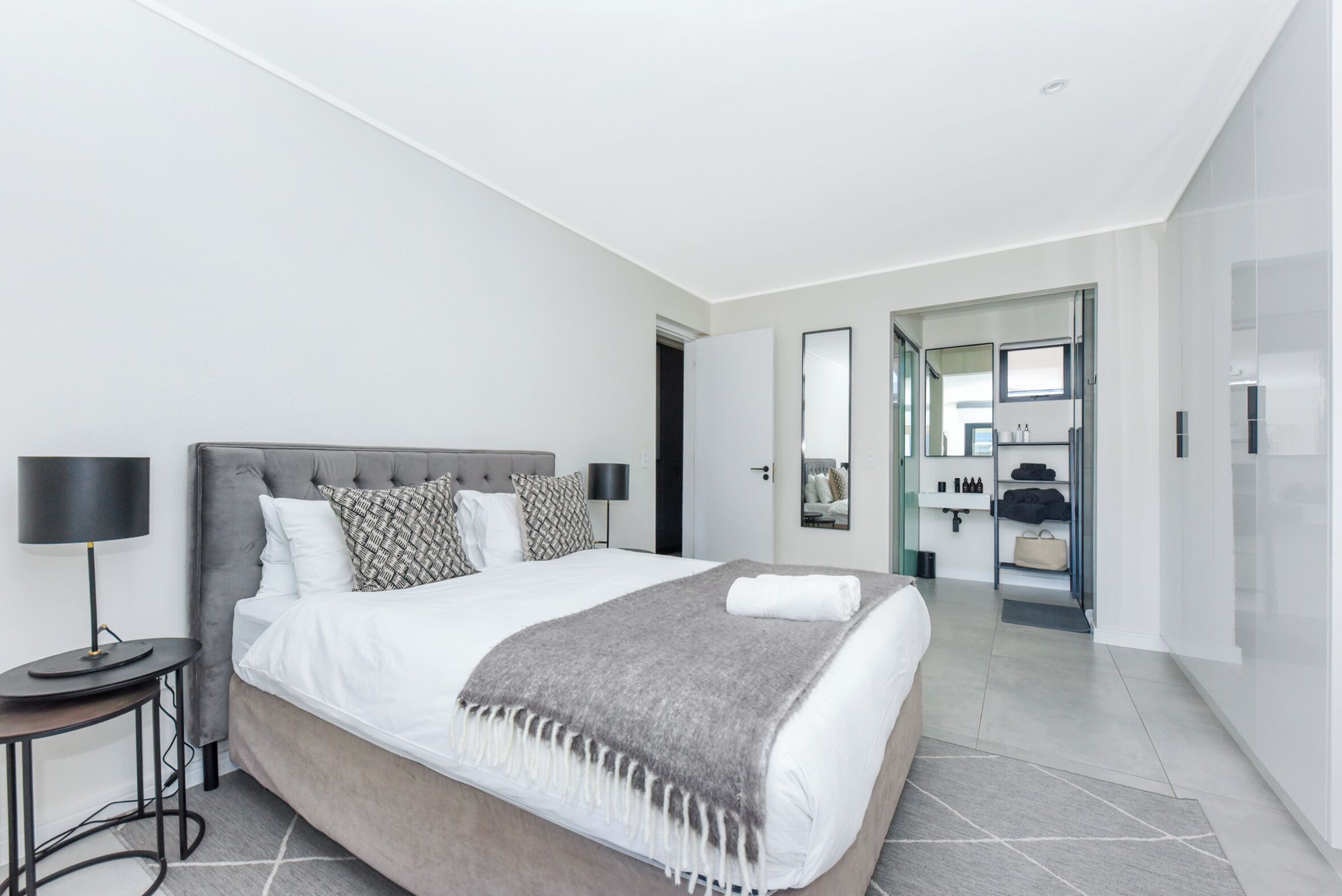 Apartamento Clássico | 2 quartos, cofre no quarto 