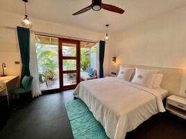 Vila luxo, 1 quarto, vista para o jardim | 1 quarto, roupas de cama antialérgicas, frigobar, cofres nos quartos