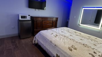 1 quarto, secretária, Wi-fi grátis, roupa de cama fornecida